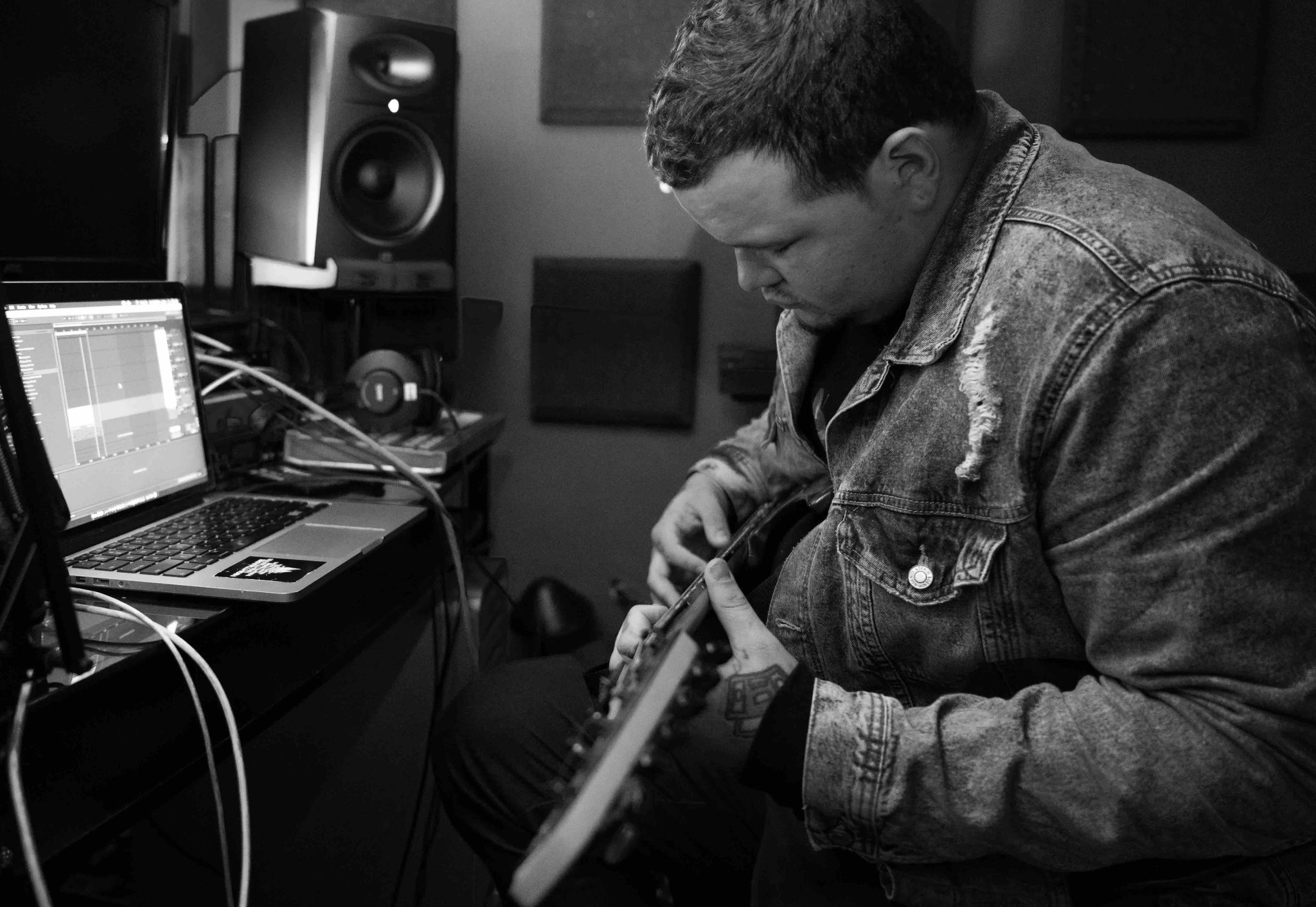 Cómo Crear una Canción: Guía para Producir tu Música Desde Cero